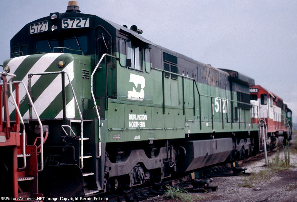 Burlington Northern U33C #5727
